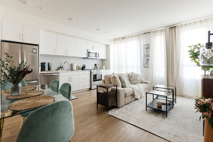 Beautiful 1br With City Views - West Hollywood