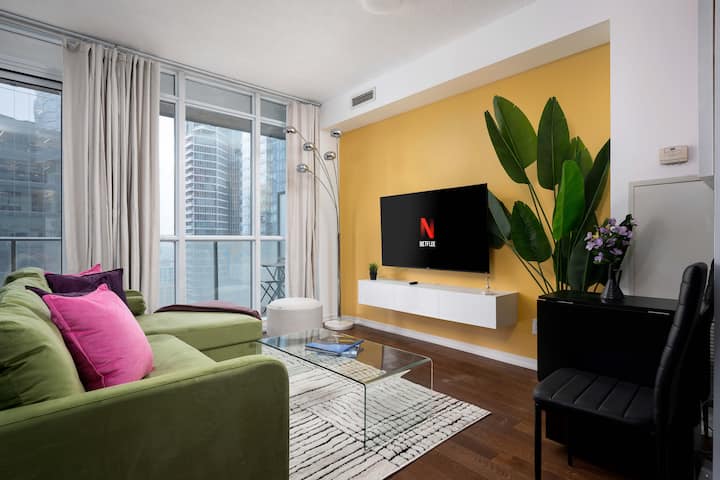 Live The Excitement Stay Next To Scotiabank Arena! - Toronto