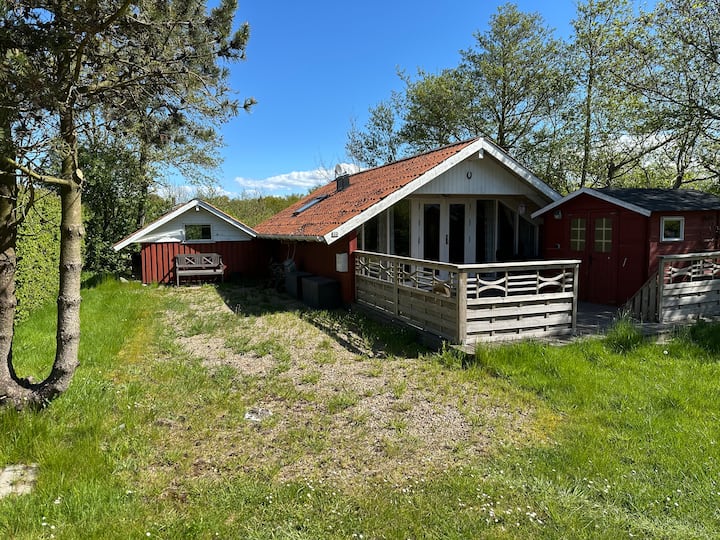 Hyggeligt Lille Sommerhus I Skønne Bork - Norre Nebel