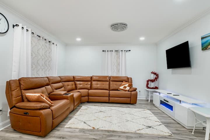 Luxury Comfort Haven - Charlotte, NC