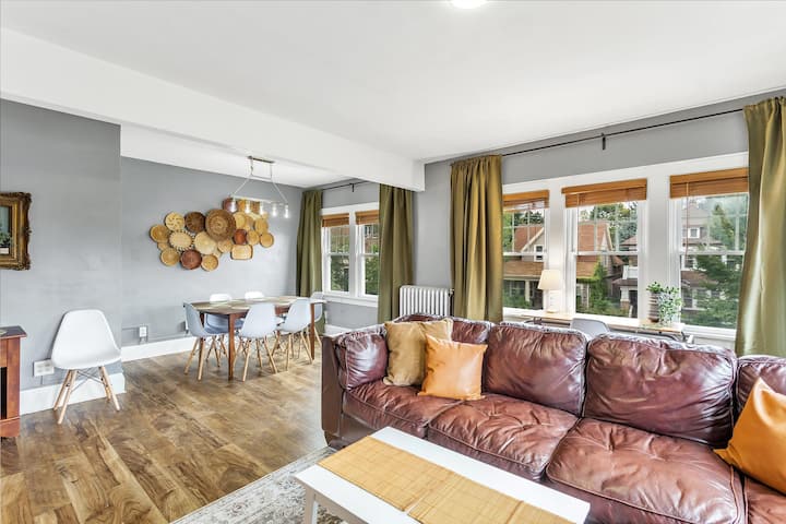 Elegant 3br Upper Flat On Vibrant Oakland Ave - 밀워키