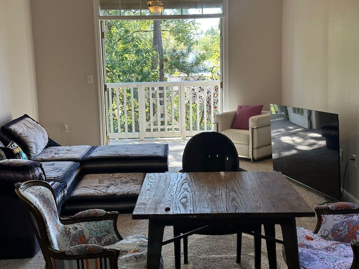 Modern Retreat In Sterling Ridge ·Balcony·pool·gym - The Woodlands, TX