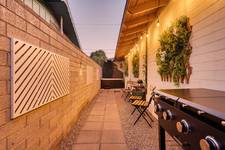 Serene Desert Casita · Hot Tub · Modern & Restful - Tempe, AZ
