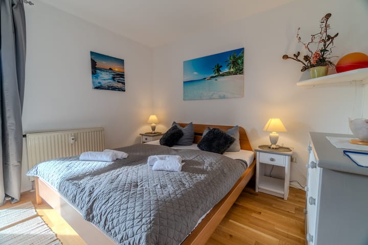 Schönes 1 Zimmer, Sauna, Schwimmbad, Free Parking - Frauenau