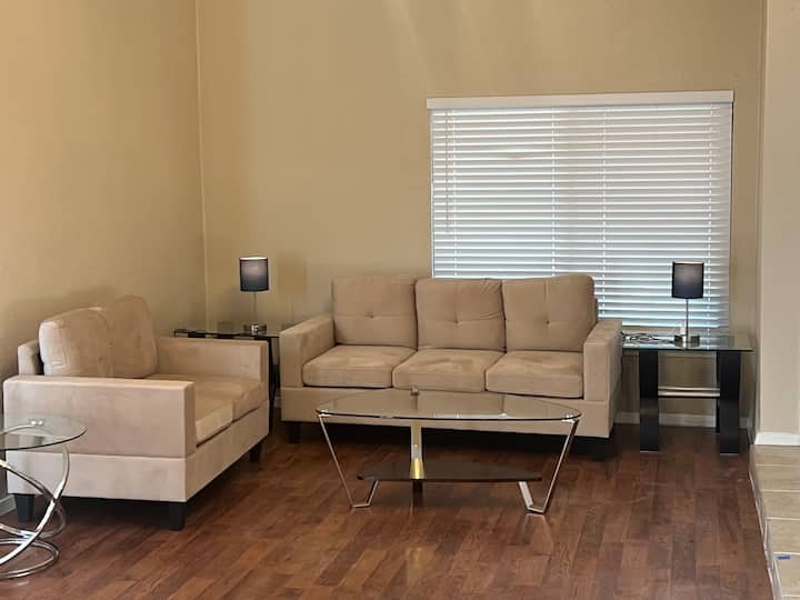 Fully Renovated 4 Bed House 1/2 Mile To Westheimer - Memorial - Houston