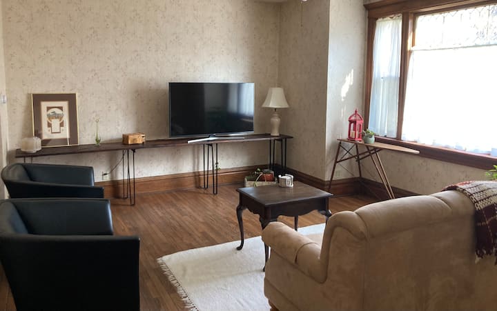 In-town Charmer - West Chicago, IL