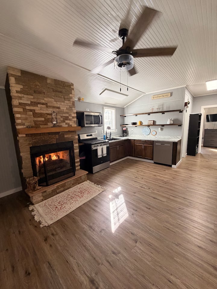 Salamander Creek Cabin - Monteagle, TN