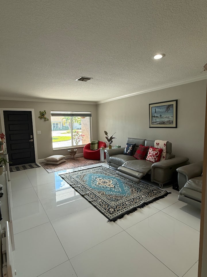 Green Oasis In Sunny Pompano Beach - Pompano Beach, FL