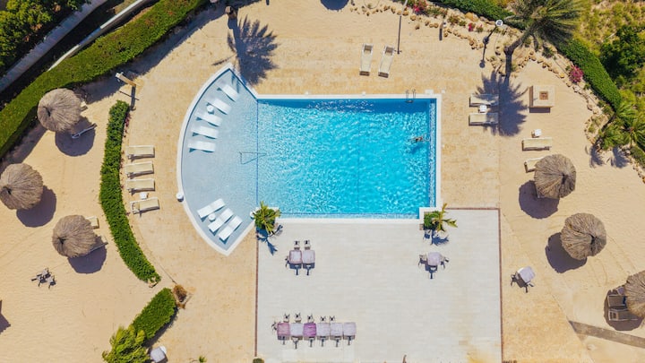 New 1br1ba W/ Balcony @ Gold Coast | Pools | Gym - Aruba