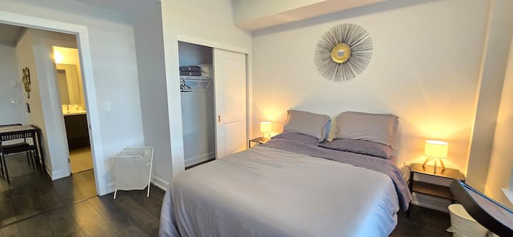 Modern Luxury Condo In North Oakville! - Oakville