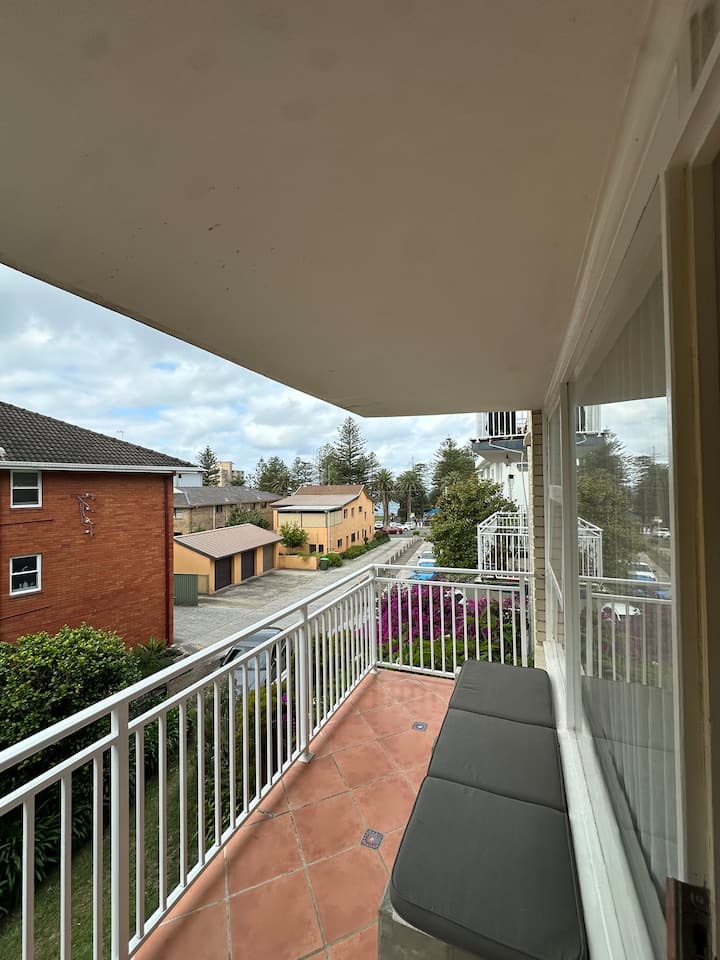 Two-bedroom Fully Furnished Unit In Cronulla. - Cronulla
