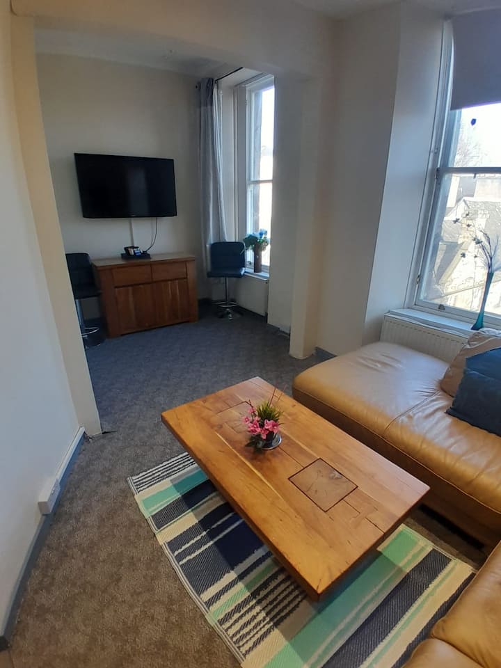 Charming 4 Bdrm Apartment Beside The Royal Mile - Edinburgh