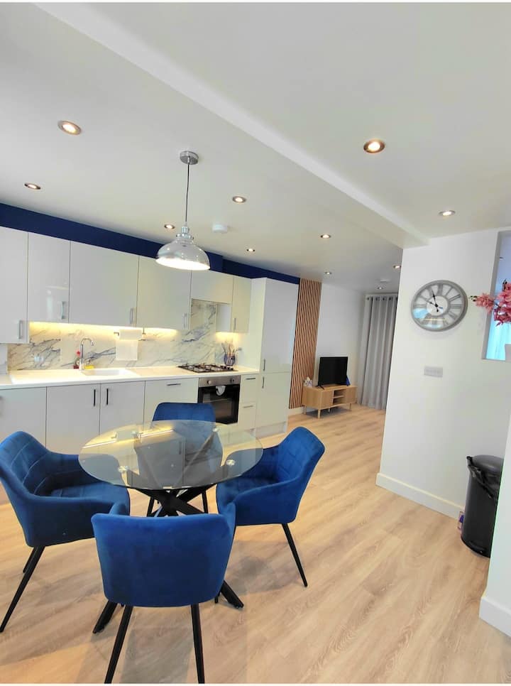 Blue Door Apartment 2b Oswald Passage - Dover