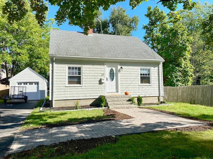 Charming Home Minutes To Old Port & Thompson Point - Portland, ME