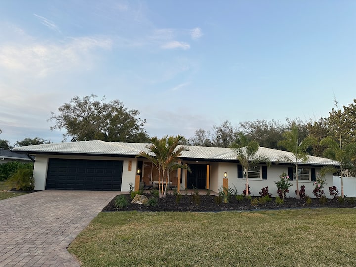 Palm Breeze Haven - Sarasota, FL