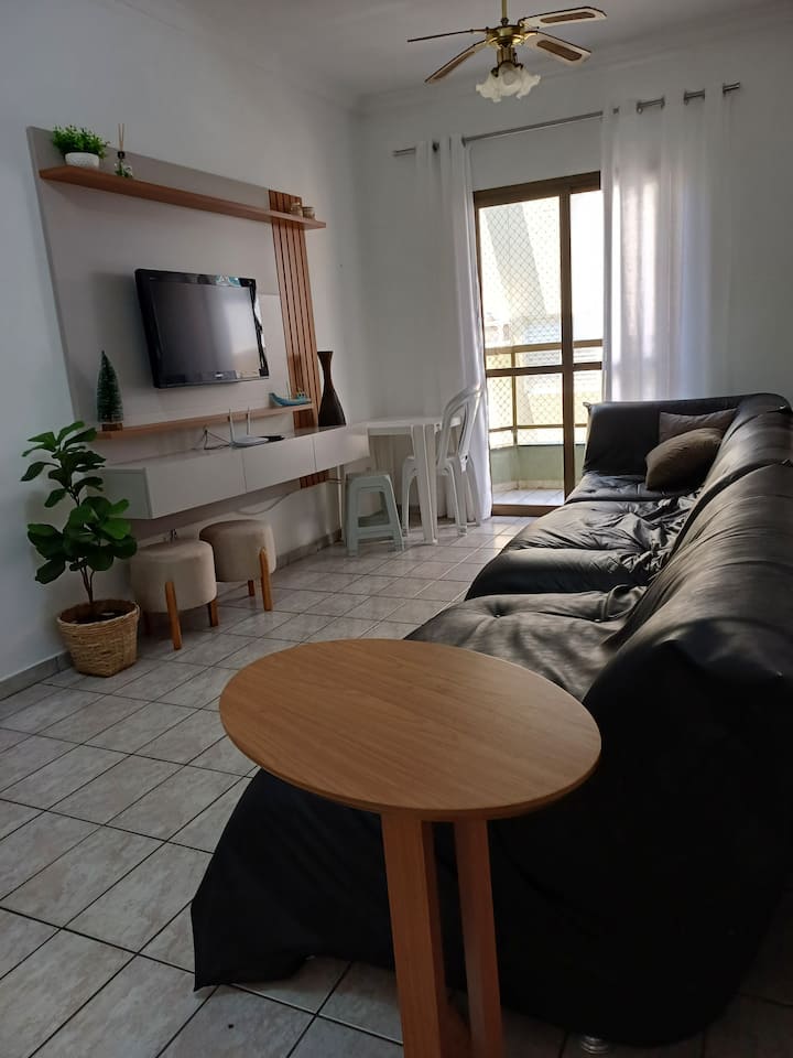 Apto A 50m Da Praia Com Varanda E Ar Condicionado. - Ubatuba