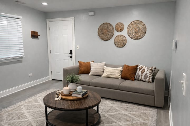 New! Apartment Near Downtown/ Free Early Check-in! - Chicago, IL