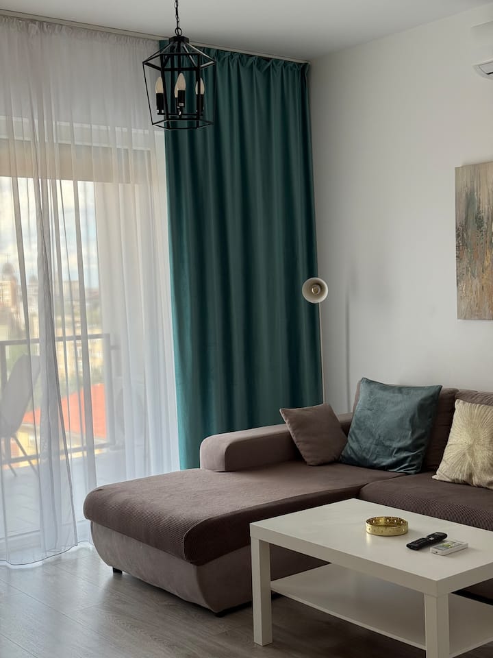 Adora Park Suite - City View & Free Parking - Arad
