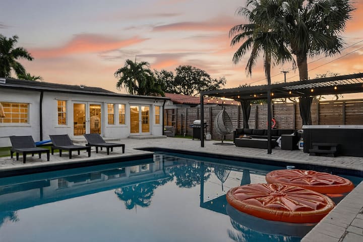 Heated Pool Villa  5mn To Aventura  Golf & Games - Sunny Isles Beach, FL