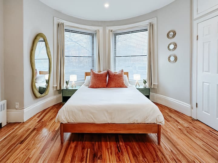 (C11) Fenway Back Bay Bright Studio! - Boston, MA