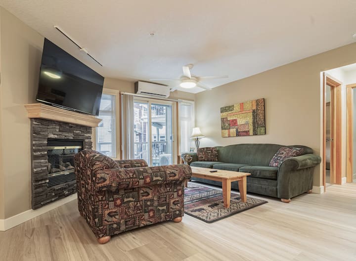 Cozy 2br/5bd Suite • Mountain Views • Htd Parking - Canmore