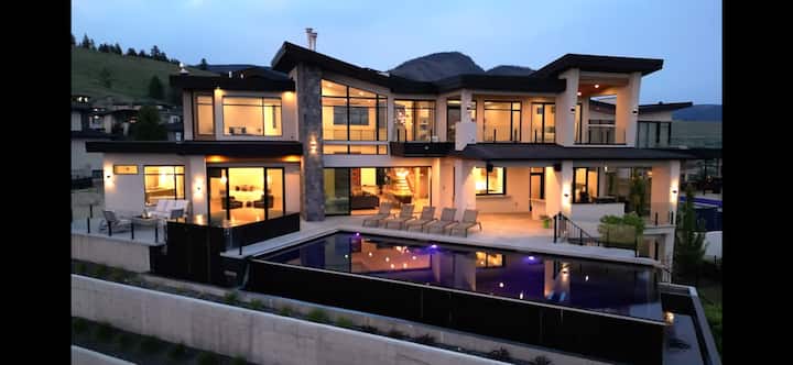Stunning Lake View Estate - Kelowna