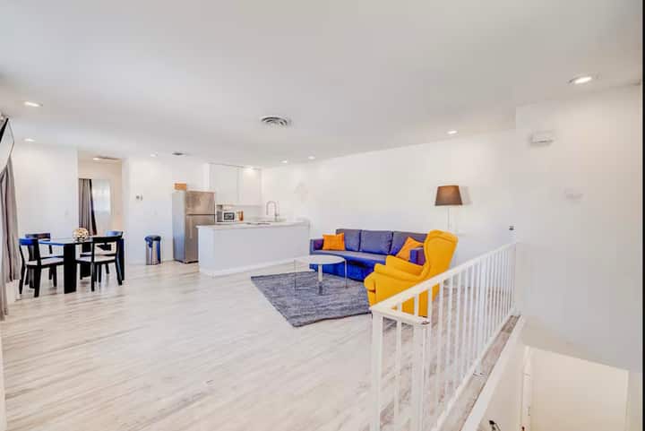 5 Min From Strip, Next To Airport, Across Unlv - Henderson, NV