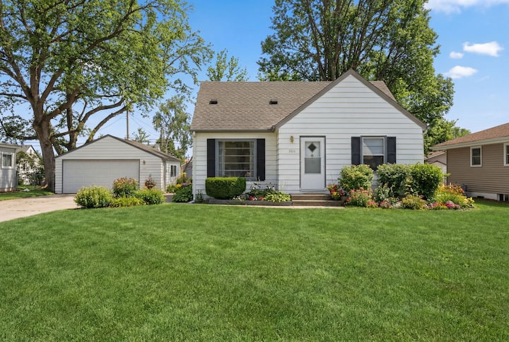 Cozy 3-bed Home Near North Memorial, Parks & Mpls - Plymouth, MN