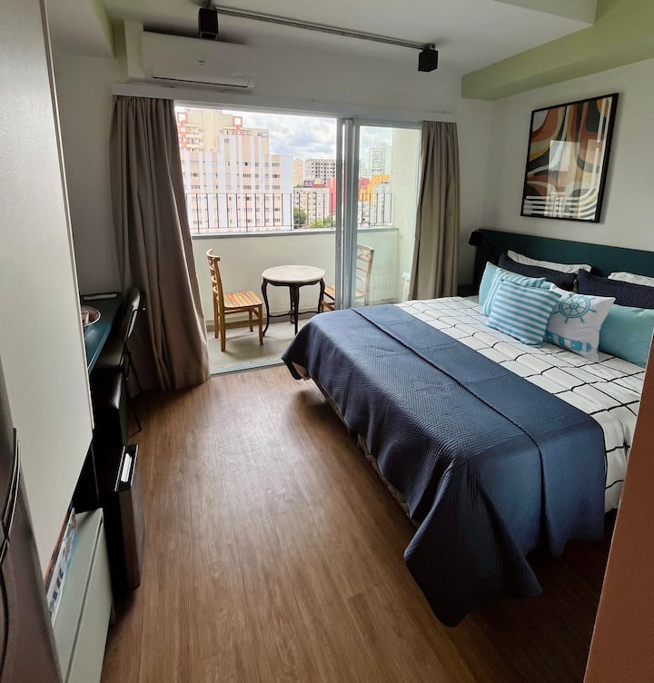 Studio Confortável Com Ps4, Ar E Cama Queen - Brazil