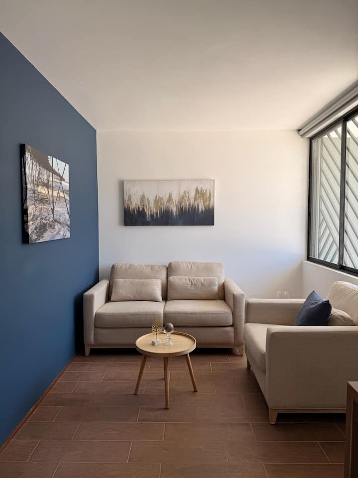 Dingo Nest - Pimentel