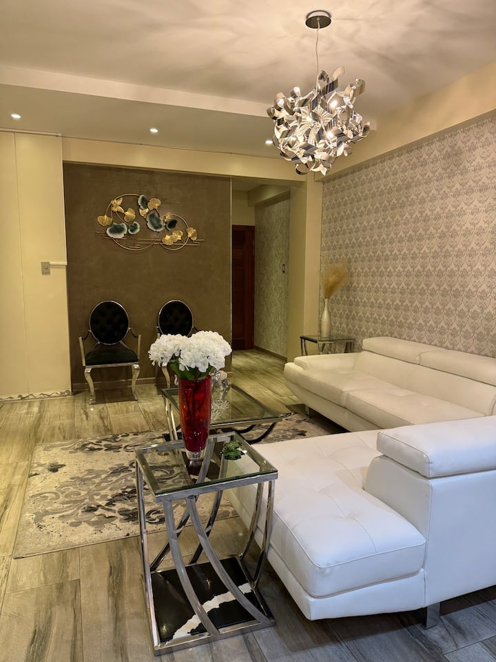 Hermoso Departamento Santa Victoria Con Cochera. - Chiclayo