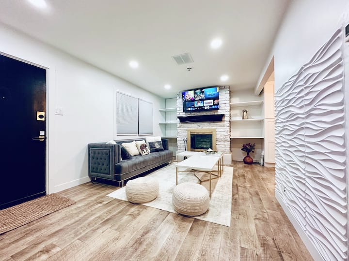 Exclusive Hideaway: High-end Home&ultimate Privacy - Orland Park, IL