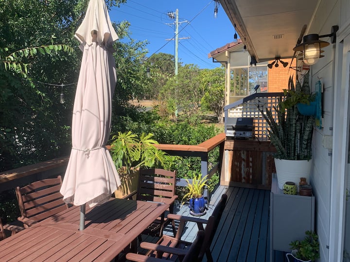 The Tree House In Paradise - Forster