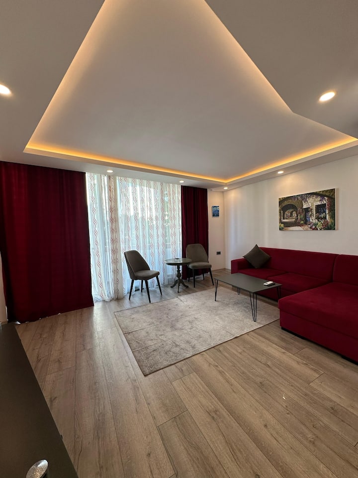 Girne Merkez Lüks Havuzlu Site İçErisinde 2+1 - Kyrenia