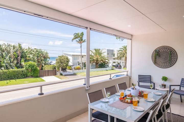 Living The Dream, 7a Sandy Point Rd -Views, Aircon - Soldiers Point