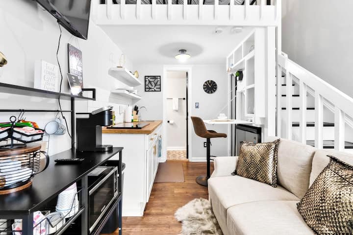 Staycation Homestead + Modern Style + Free Parking - Raleigh, NC