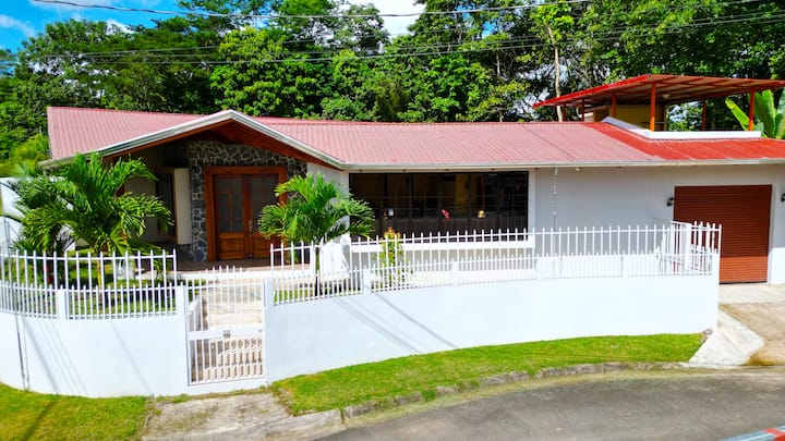 Villa Paraiso - Family & Friends - La Fortuna
