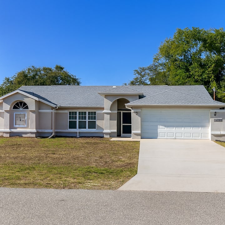 Sunshine Retreat - Weeki Wachee, FL