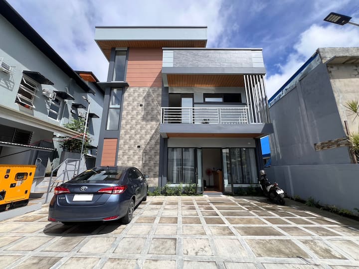 Ceda Hometel Family Room - Sorsogon City