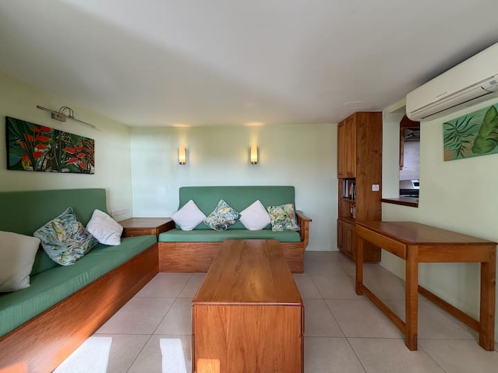 Sunset Apartment 1br, Pool Access & Ocean Views - Granada