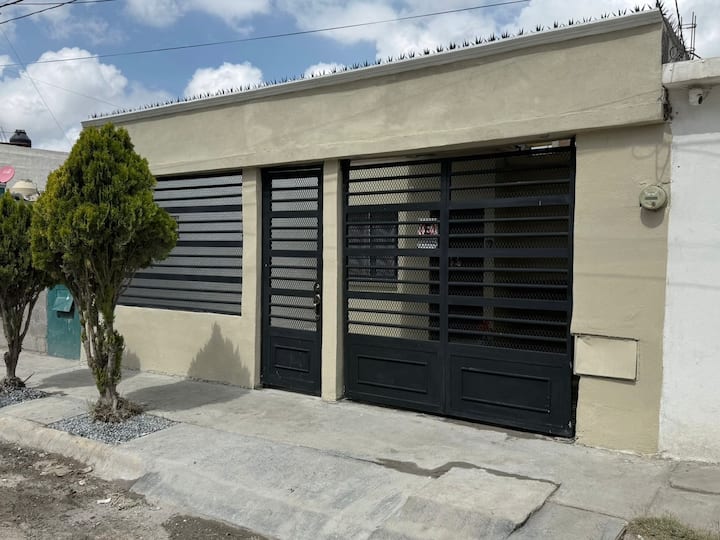 Confortable Y Seguro Alojamiento Familiar. - Saltillo