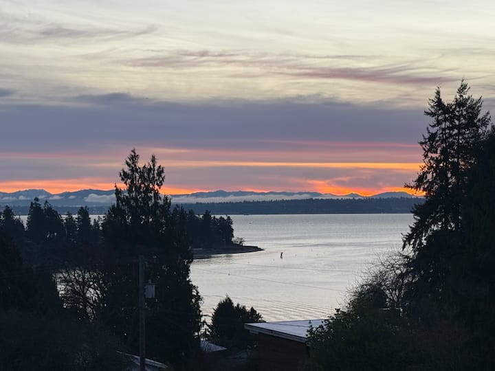 Historic Apartment On Bainbridge Isl. Near Ferry. - Bainbridge Island, WA