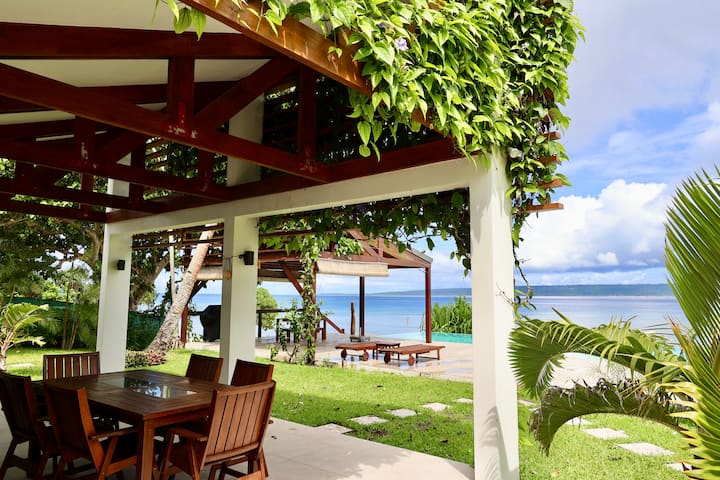 The Namele Villas: Villa One + Private Studio - Vanuatu
