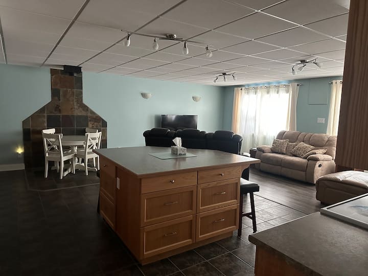 Cozy Highway Hideaway - Comfort Meets Convenience - Yukon