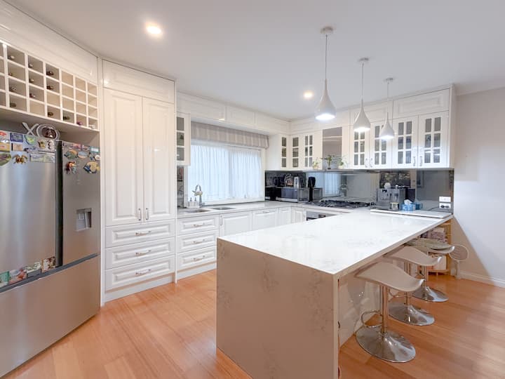 Stylish Family Home With Bright Garden Oasis - Notting Hill