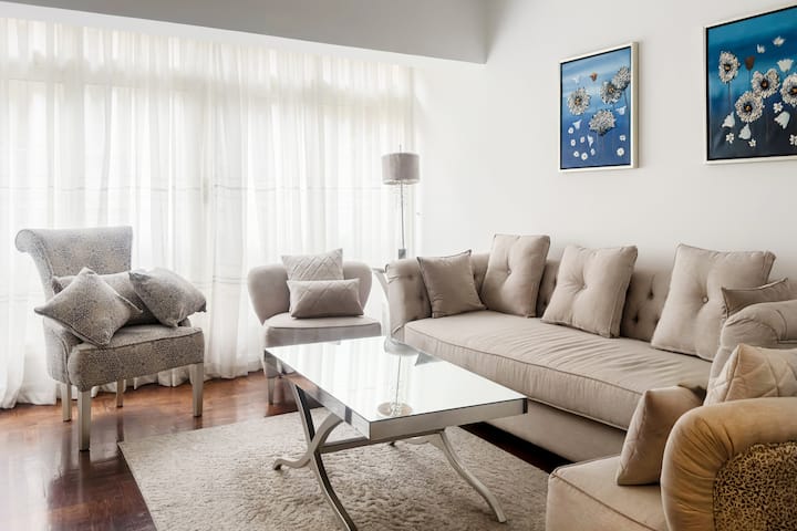 Elegance, Comfort, And Prime Location In Zamalek - Cairo