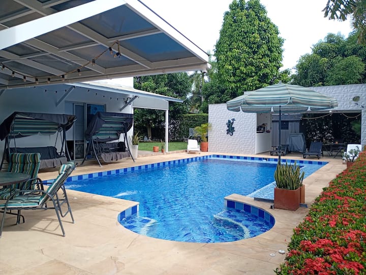 Casa El Imperio, Piscina Privada, Ac, Wifi, 12 Per - Carmen Apicala