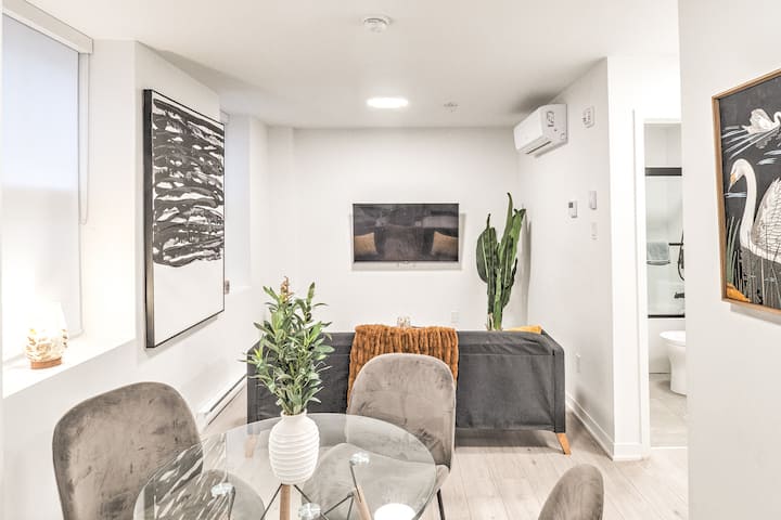 Newly Renovated | Heart Of Downtown 1 - Montréal, QC
