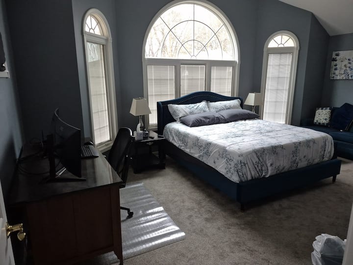 The "Hangar" Alpha Suite - Joliet, IL