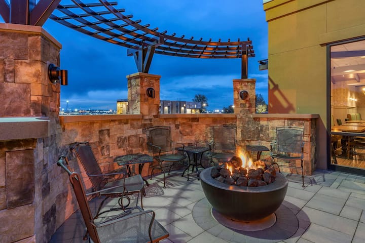 Pasco Airport Garden 2queen Suites - Kennewick, WA